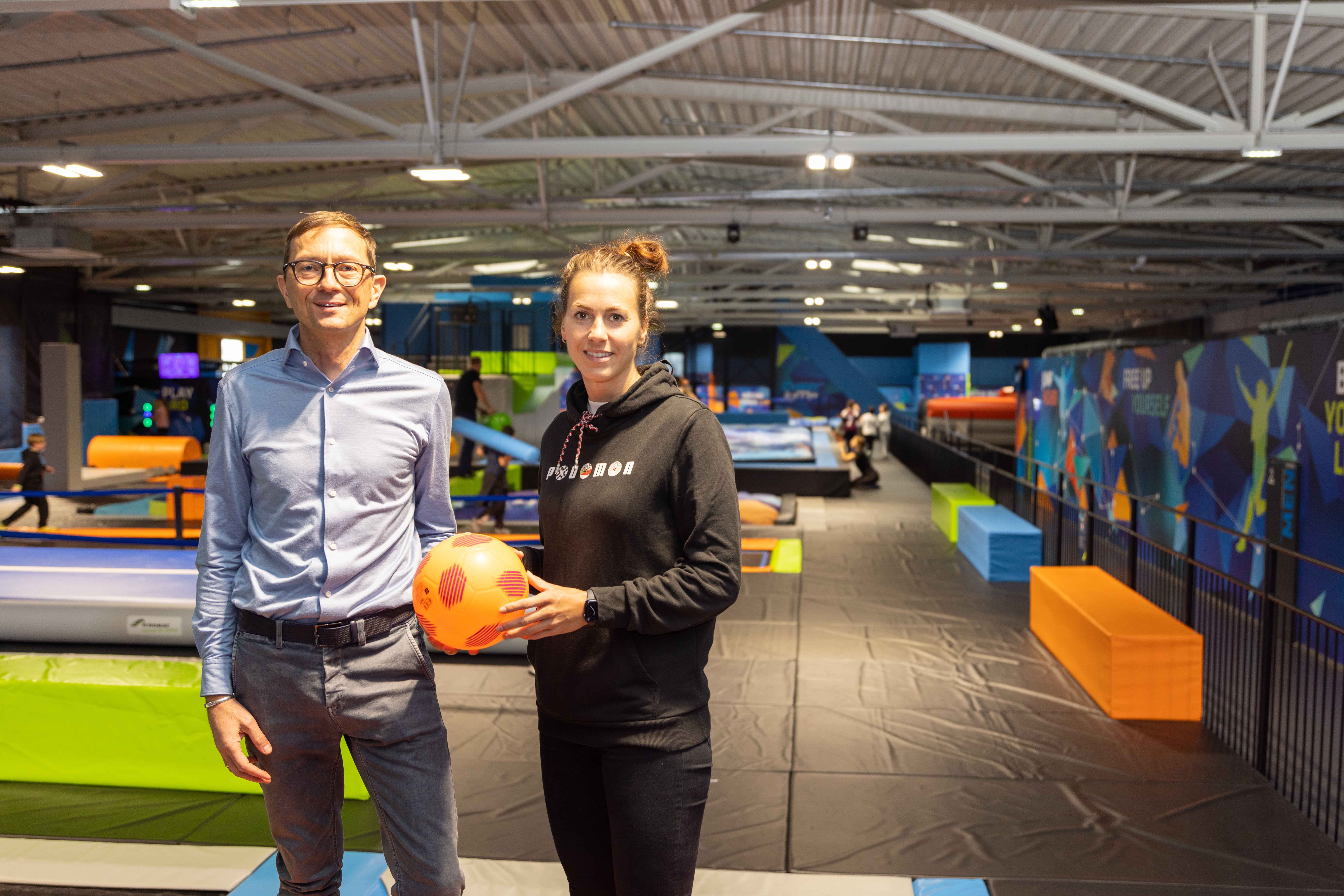 Cyberjump setzt auf Österreichs erfolgreichste Fußballerin Viktoria ...